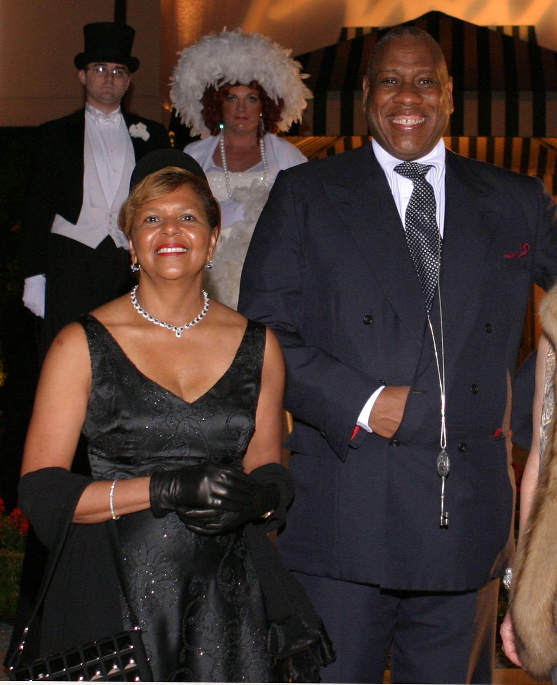 Fashion legend Talley fondly recalls friend de la Renta