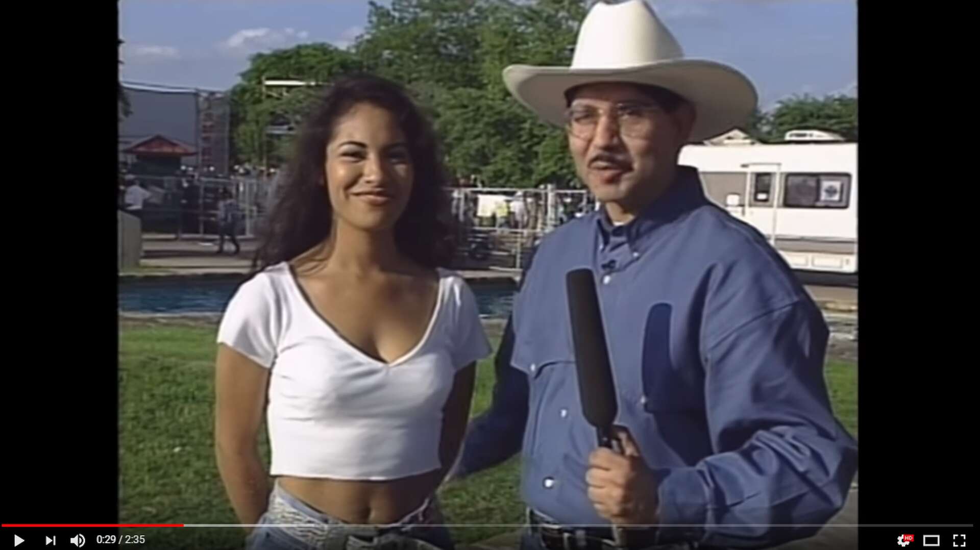 'Who was she?': People meeting Selena for first time through long ...