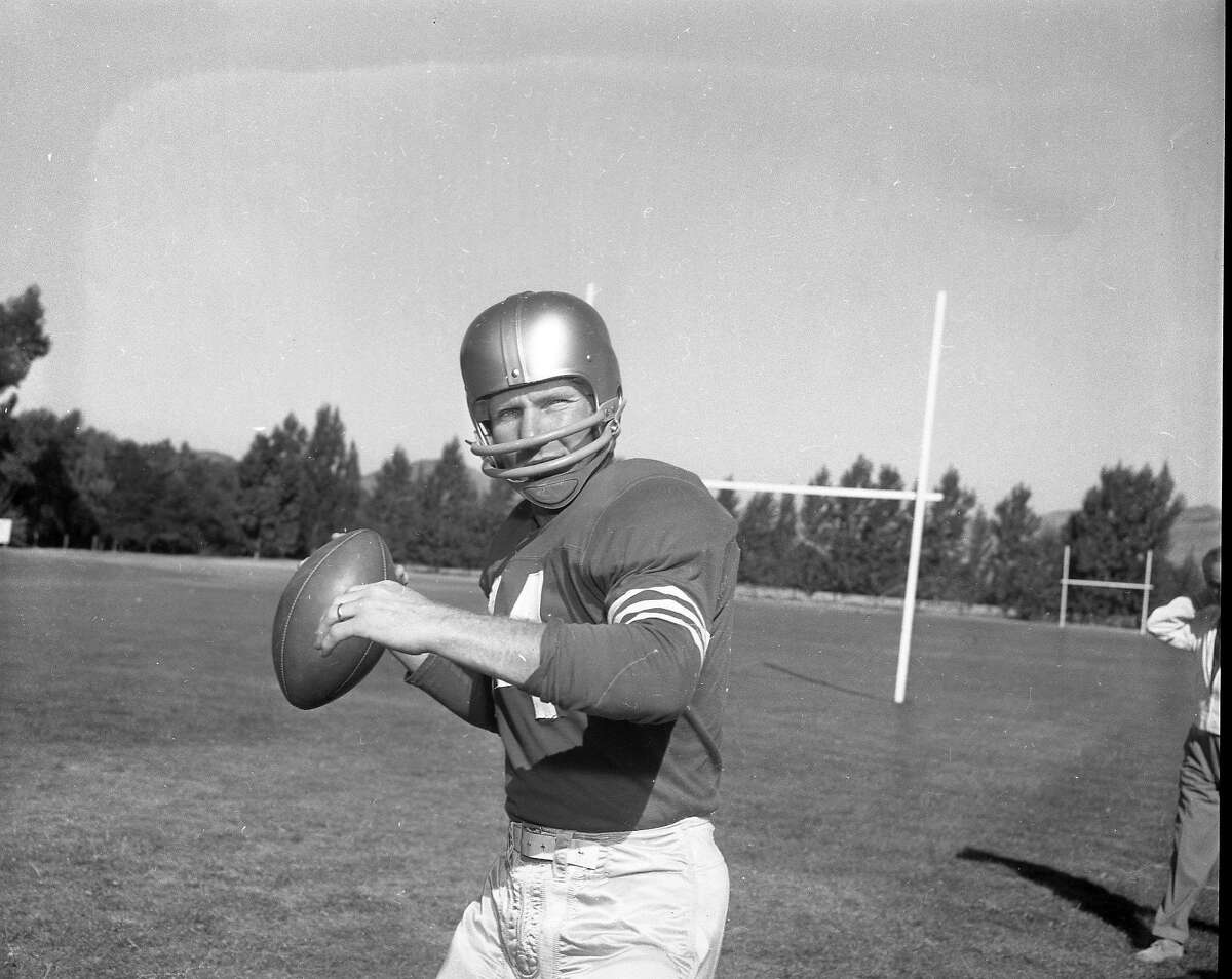 Y.A. Tittle, ex-49ers QB and Hall of Famer, dies at 90