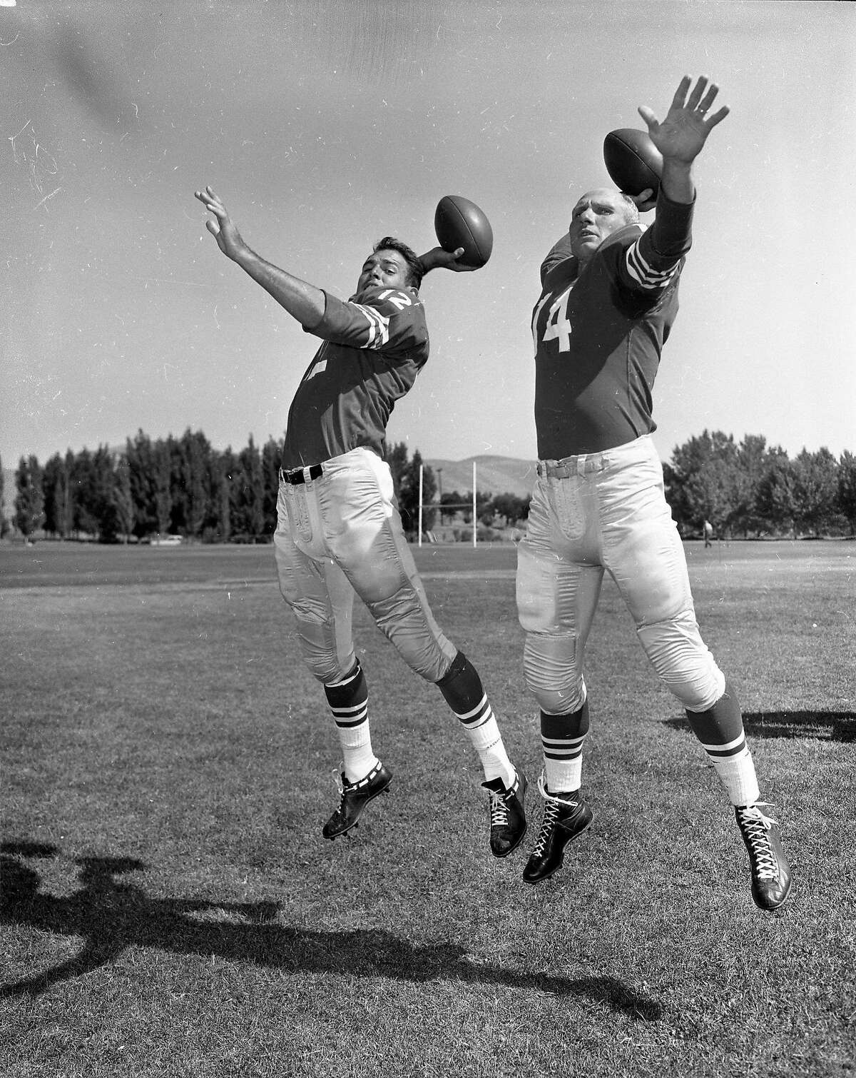 Y.A. Tittle, ex-49ers QB and Hall of Famer, dies at 90