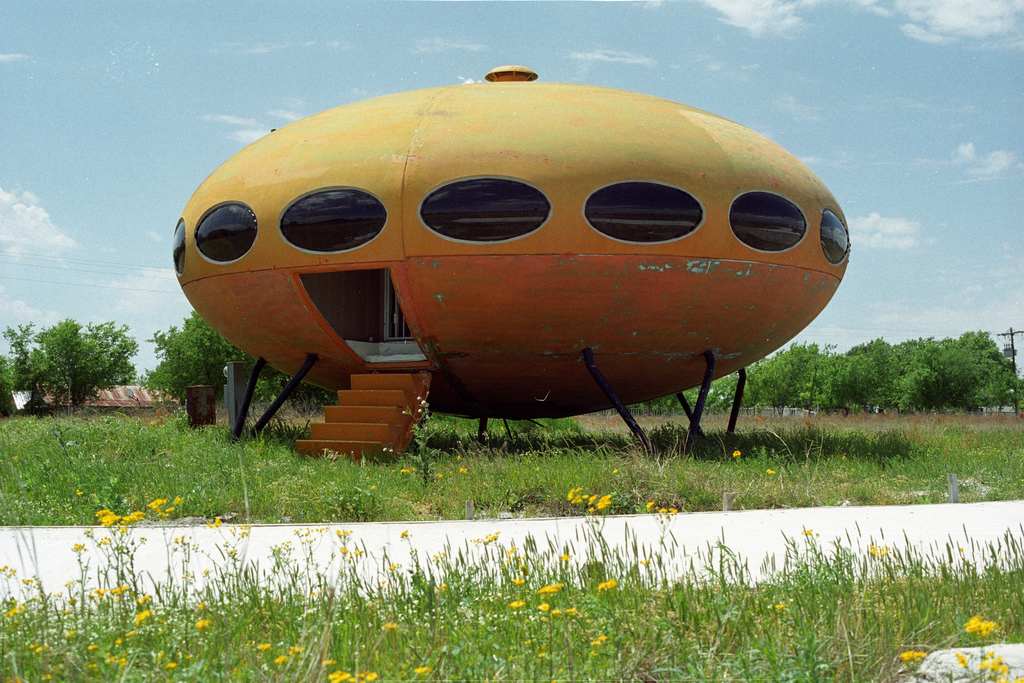 Texas structures resemble vintage-looking alien spaceships