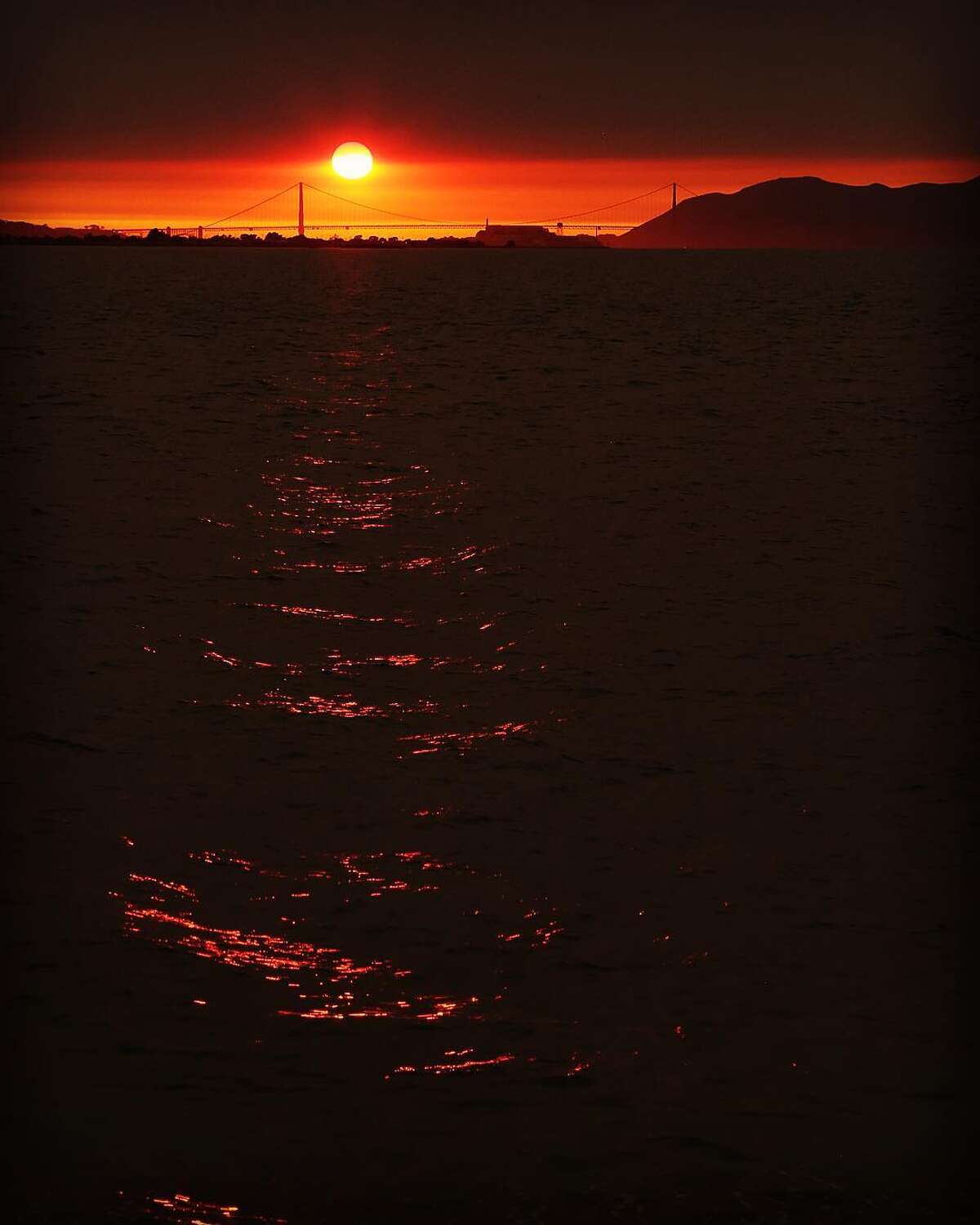 'Bloody' sunset appears over smoke-filled Bay Area