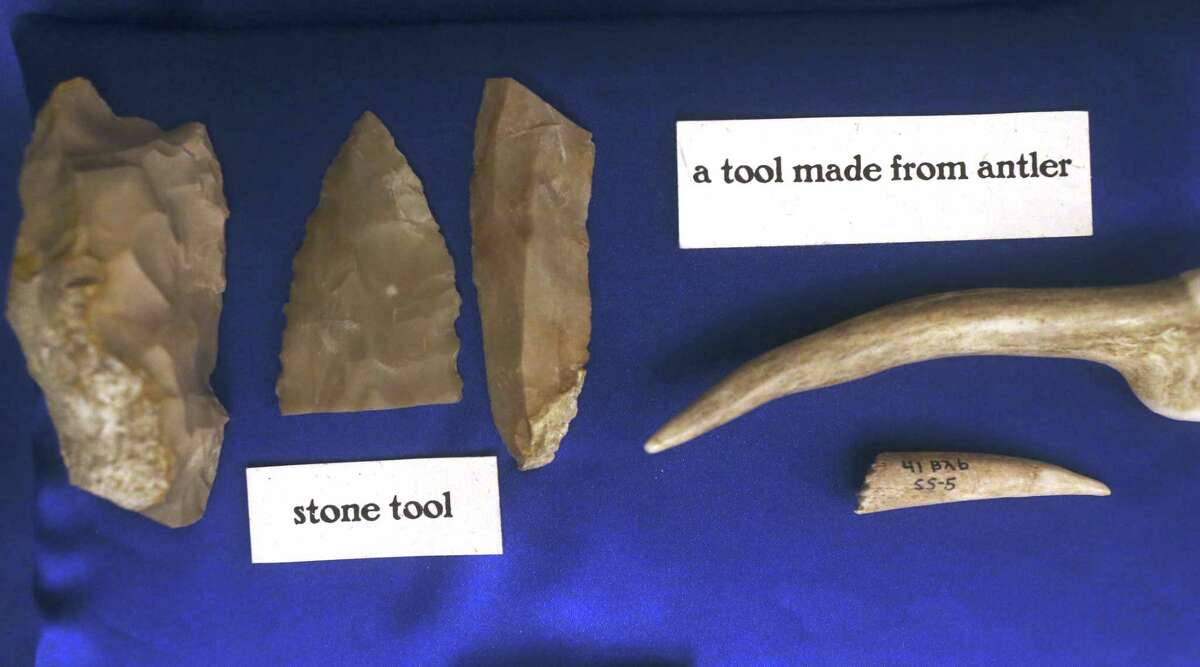 Weapons, personal items of Alamo defenders unveiled at one-day-only exhibit