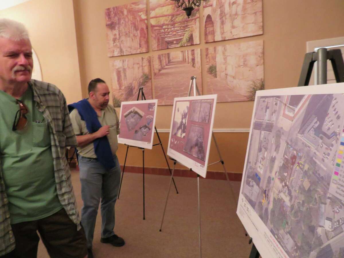 Weapons, personal items of Alamo defenders unveiled at one-day-only exhibit