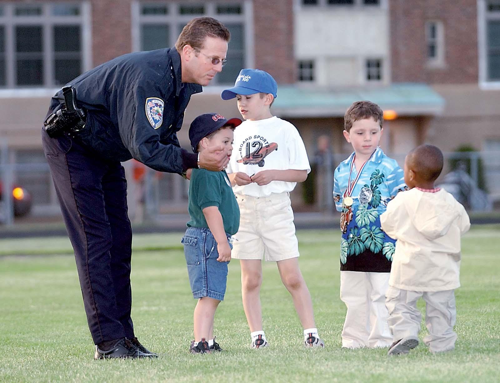 PRESS ARCHIVES: Photos from February 2004