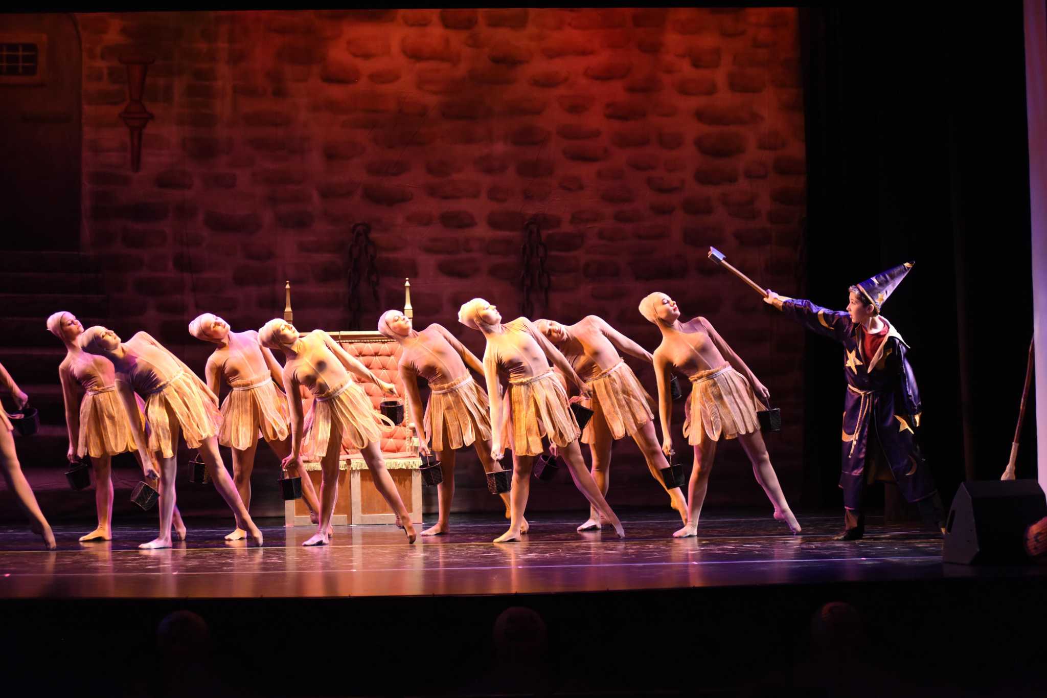 Eastern Connecticut Ballet’s ‘Spooktacular’ draws from career of ...