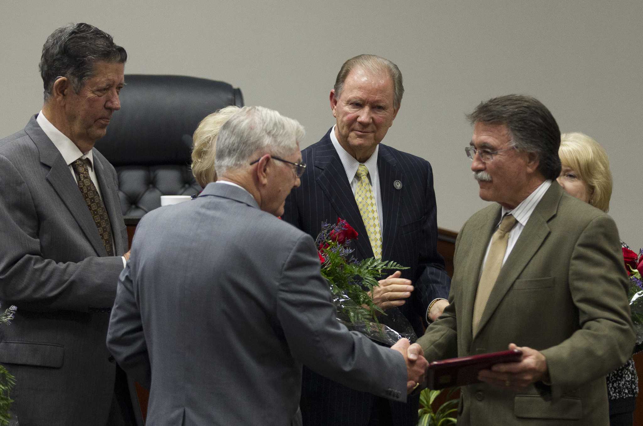 Powell honors Conroe's former mayors