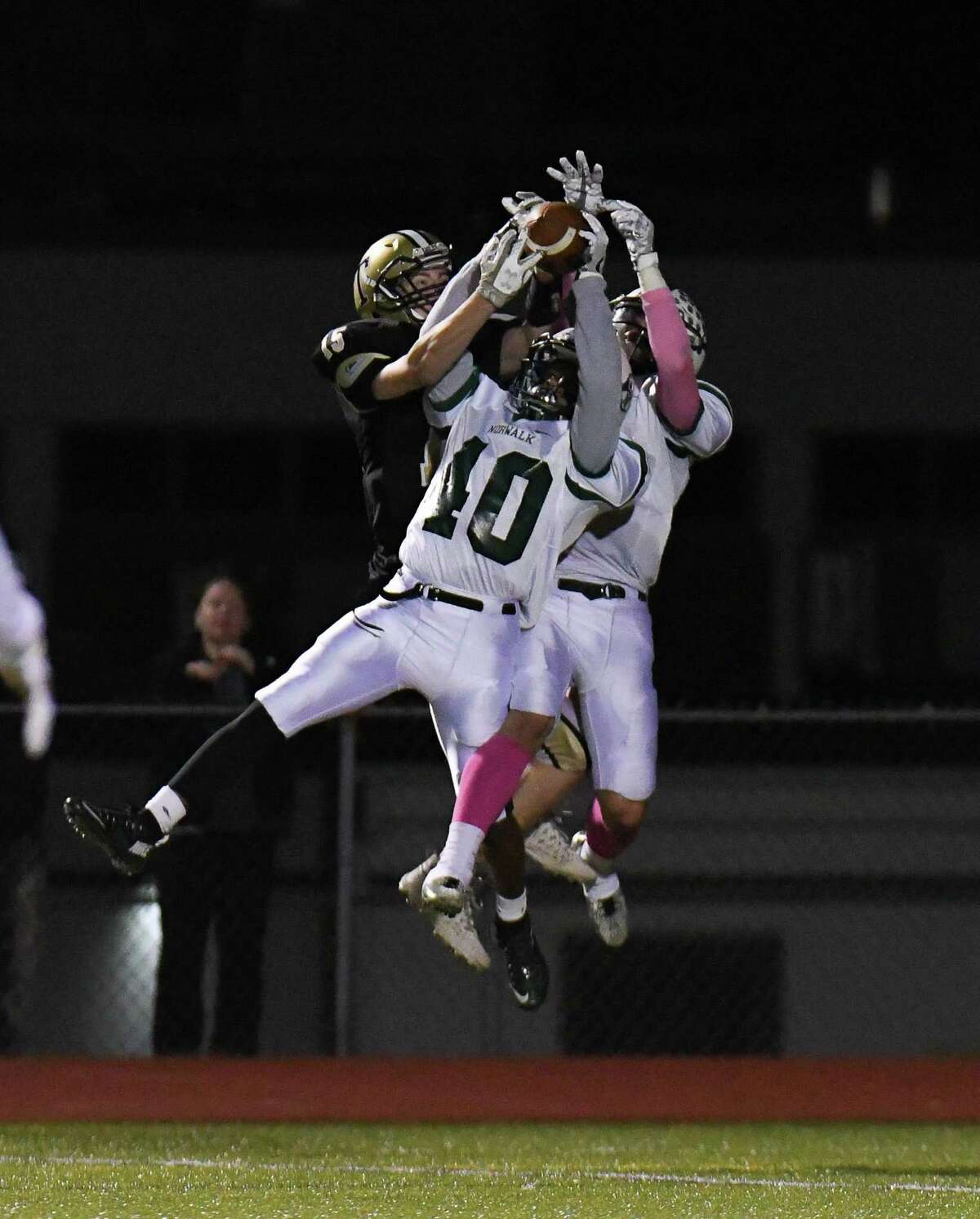 Norwalk edges Trumbull