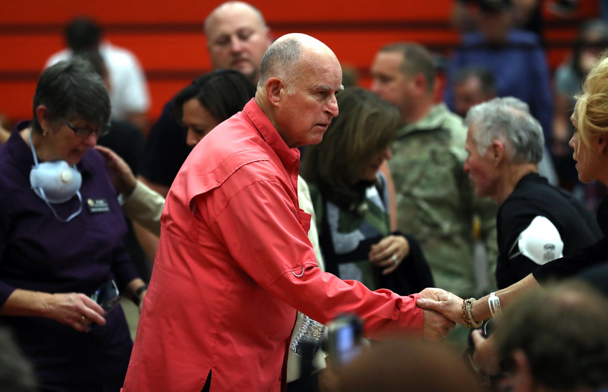 Gov. Brown, senators meet with fire victims, pledge support