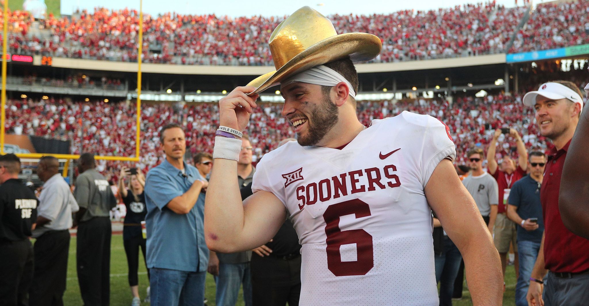 Baker Mayfield's late touchdown pass for OU holds off UT