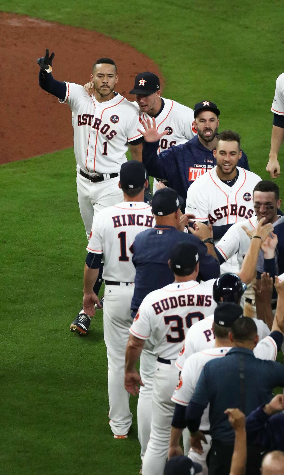 Justin Verlander gem, Carlos Correa walkoff propel Astros to Game 2 win