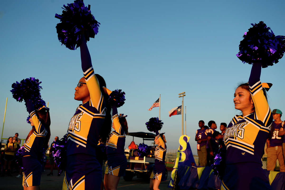 Watch: Texans invite Sabine Pass players, coaches to game