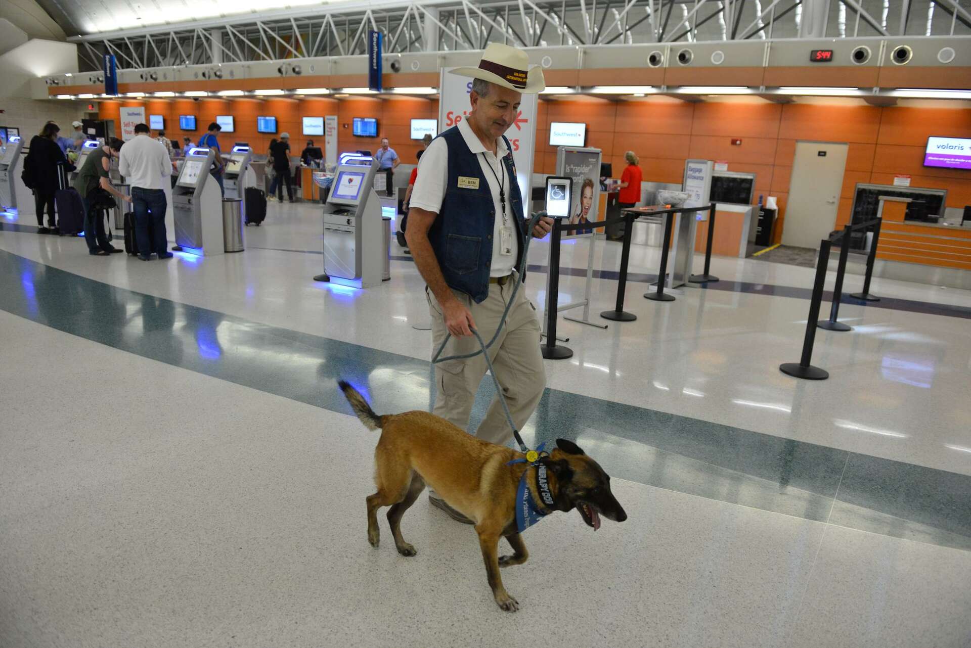 Pups and Planes initiative plays big part of Airport Ambassadors program