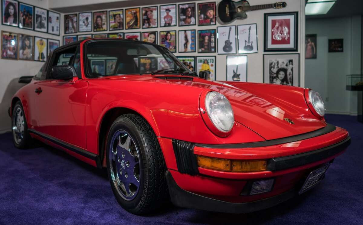 Google launches online Selena museum of rare photos in conjunction with ...