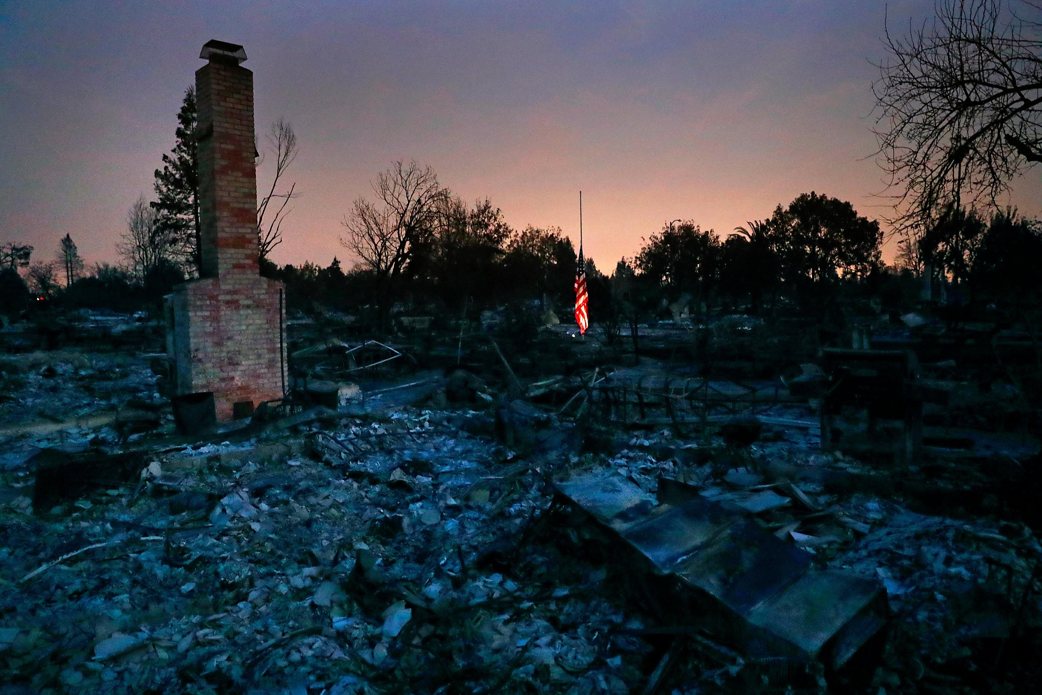 To prevent fires, California sets new rules for shutting off power lines