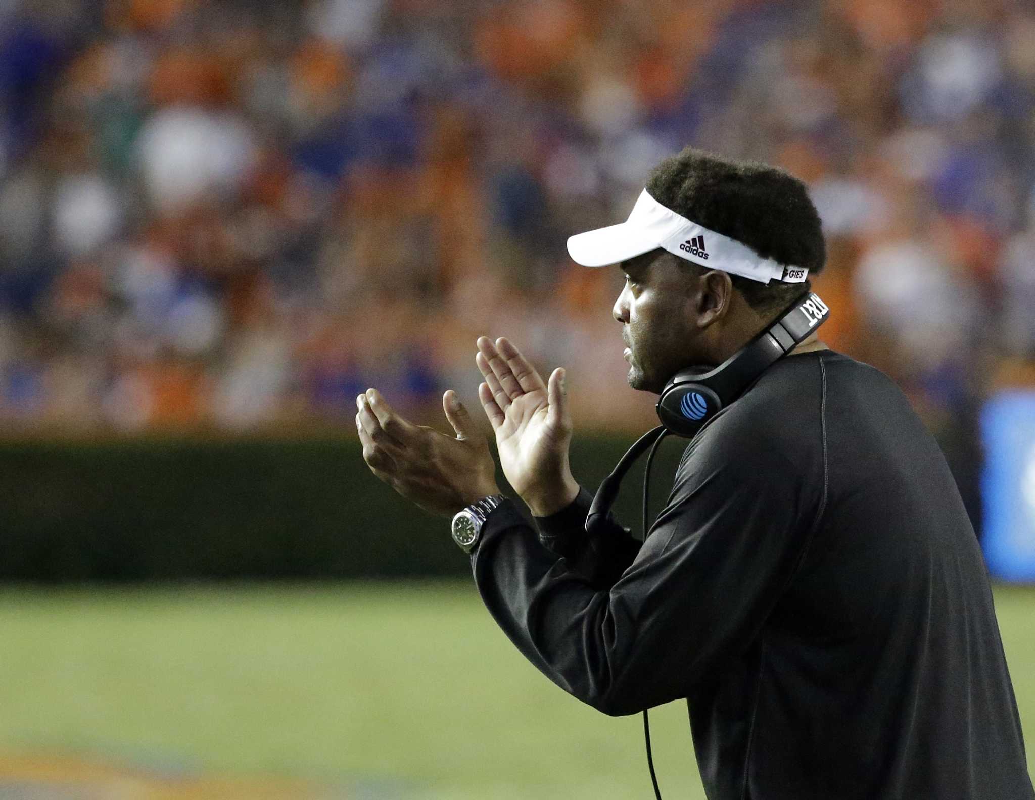 Kevin Sumlin keeps his cool, Aggies on track