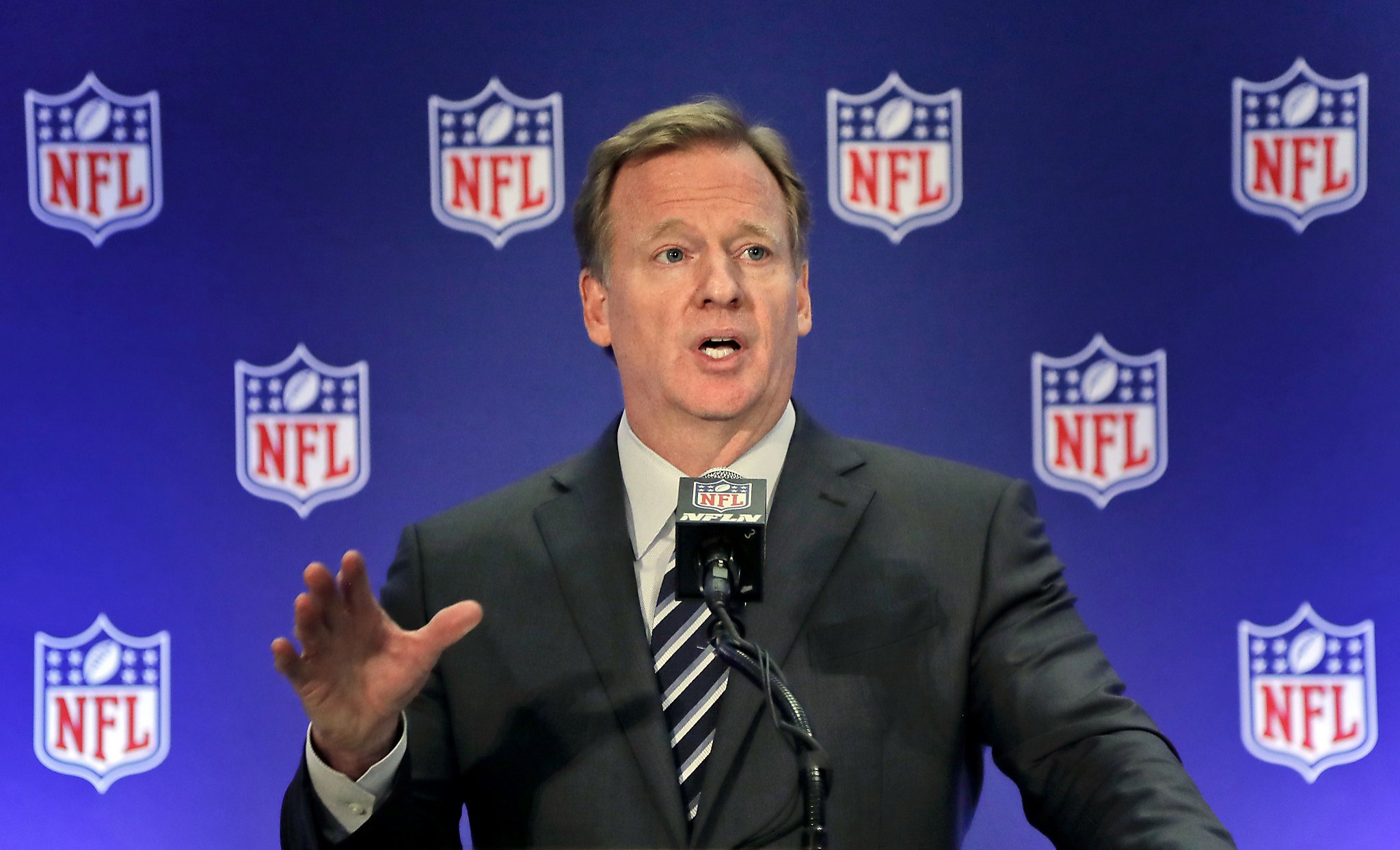 Roger Goodell carefully declines to give in to Trump’s demands