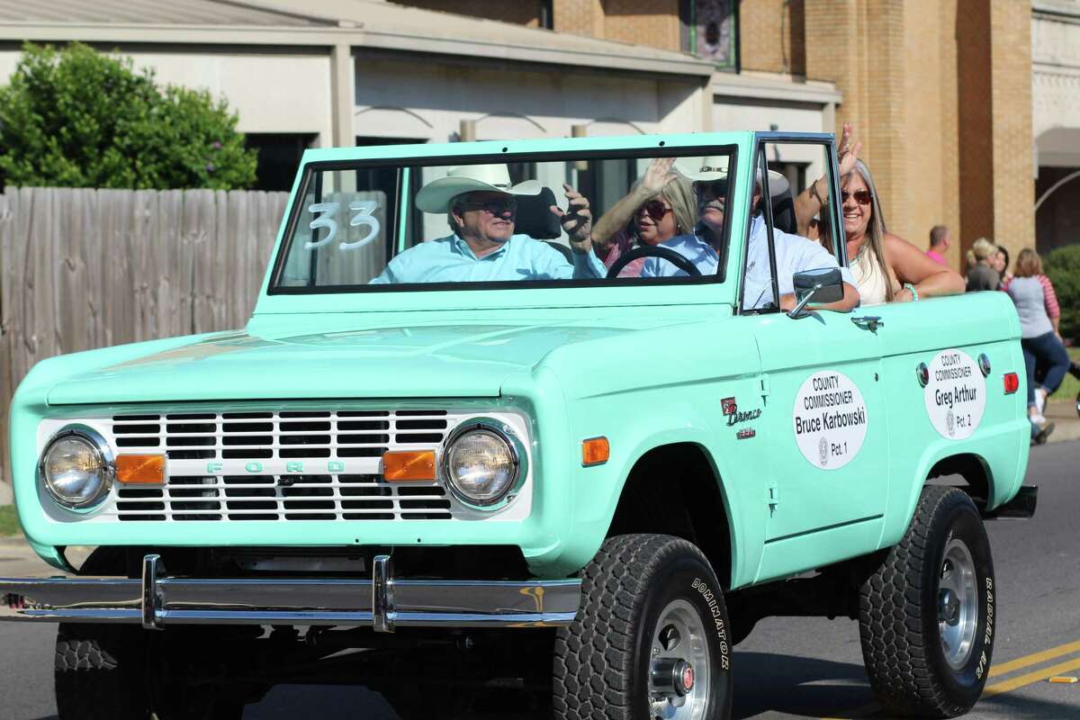 Rodeo parade keeps traditions alive in Liberty County
