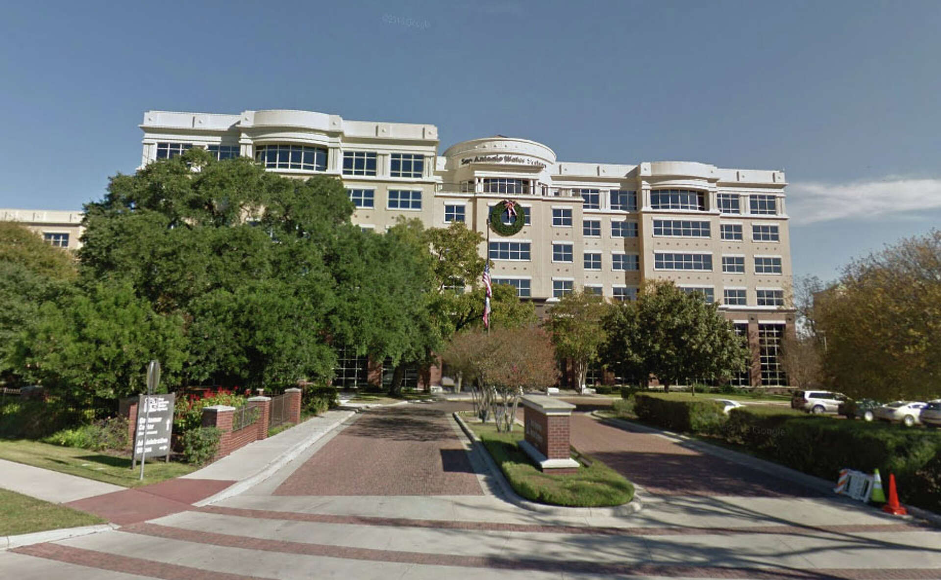 Ernst & Young may add up to 600 jobs in San Antonio