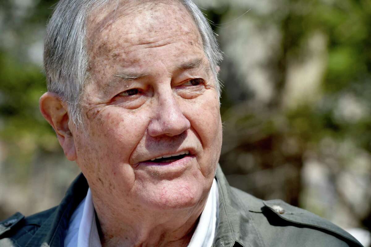 ‘Wild Kingdom’ host Jim Fowler dies at 87
