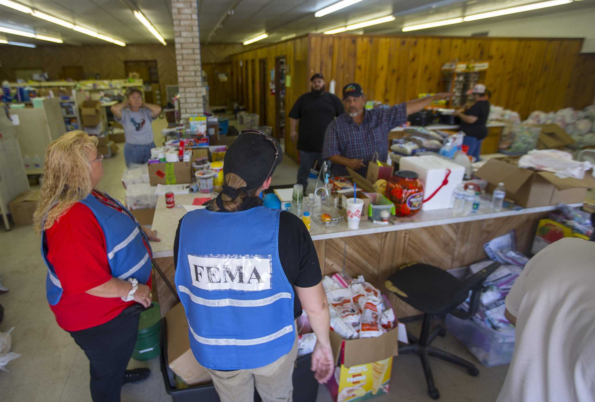 FEMA extends Texas aid deadline, requests workers