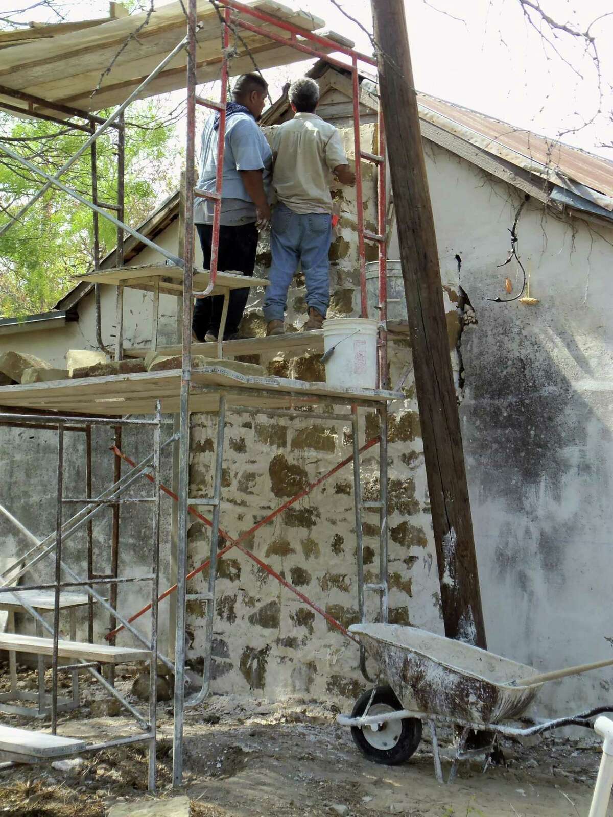 Rare jacales reflect city’s roots