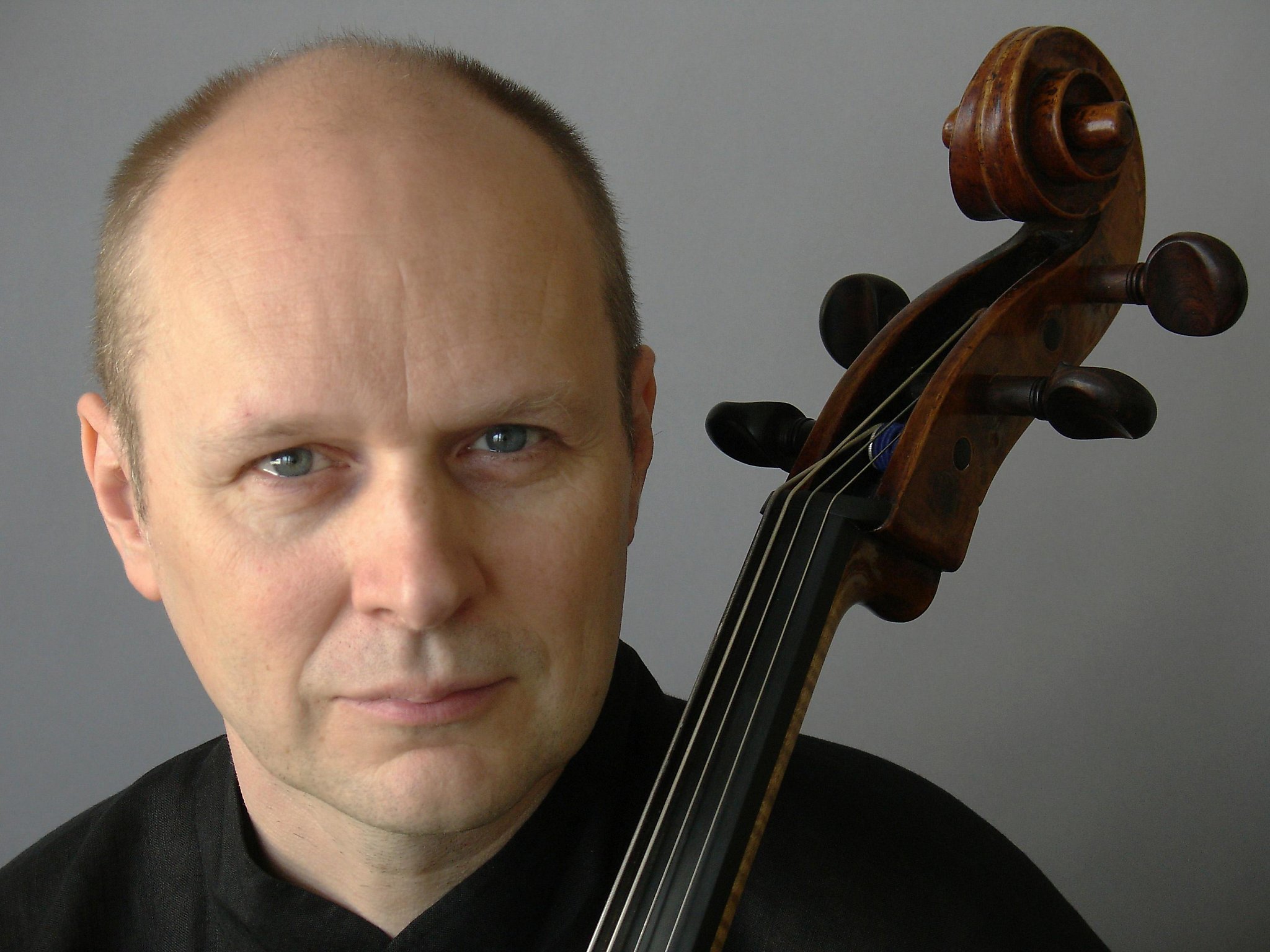 In Berkeley, a knockout U.S. premiere for cello and piano