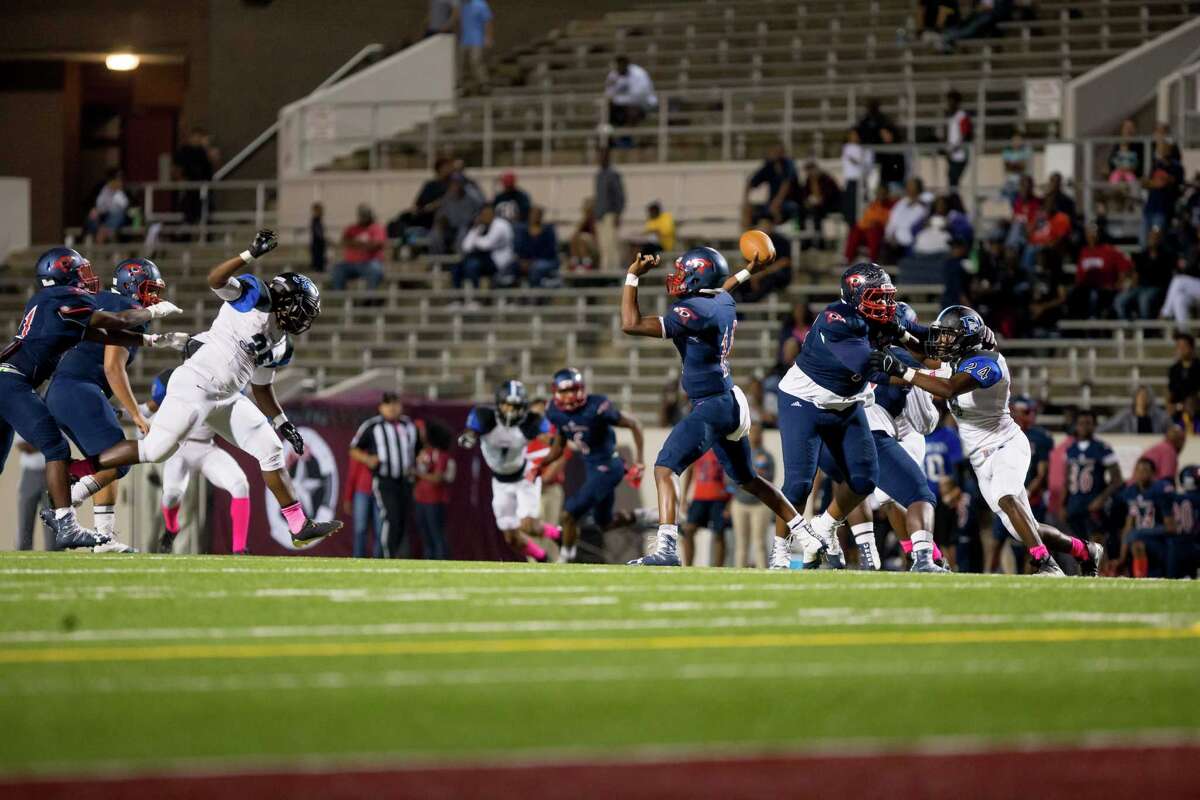 Dekaney defeats Aldine Davis for second district win