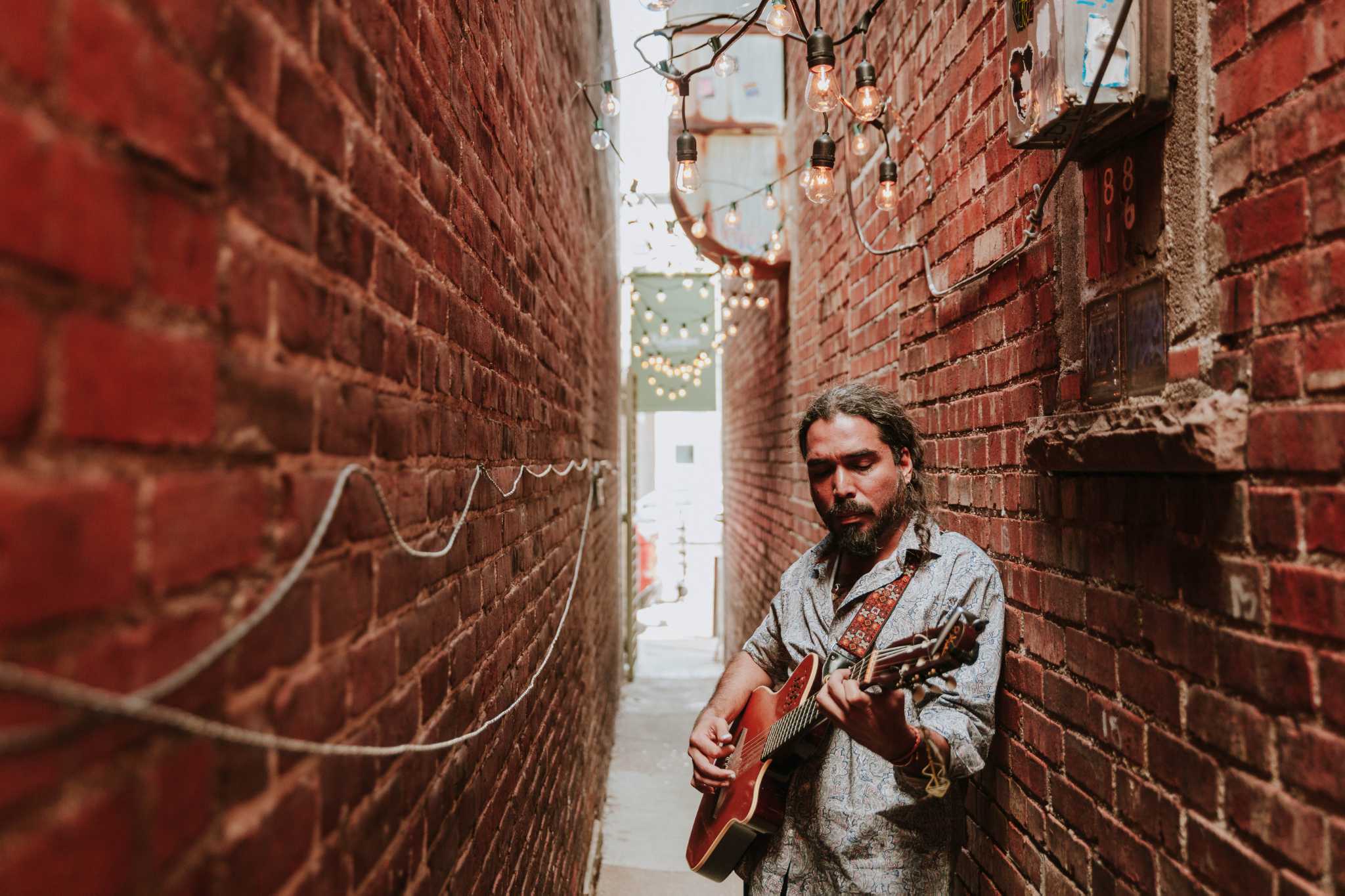 El Javi blends flamenco and rock 'n' roll
