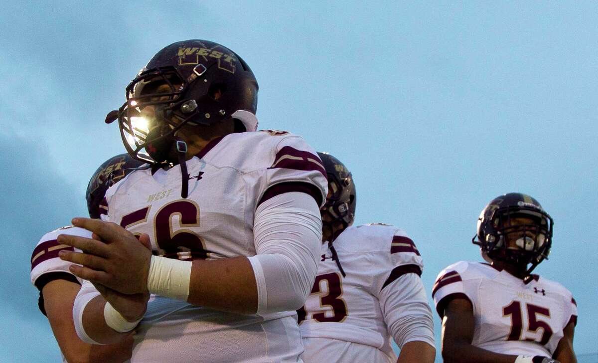 FOOTBALL: Magnolia West tops Magnolia, moves to 6-0