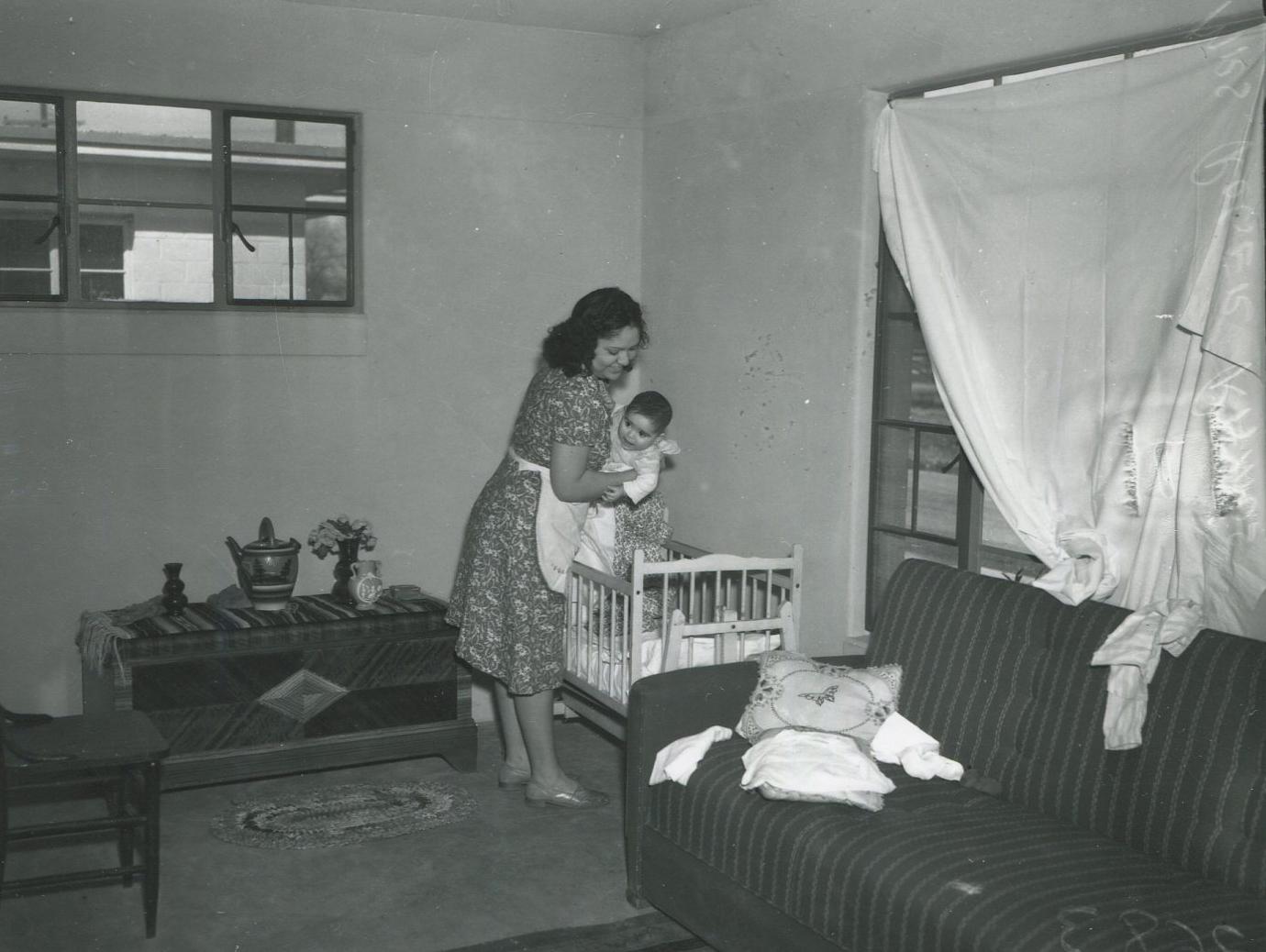 Alazan-Apache Courts were major improvement over slums they replaced