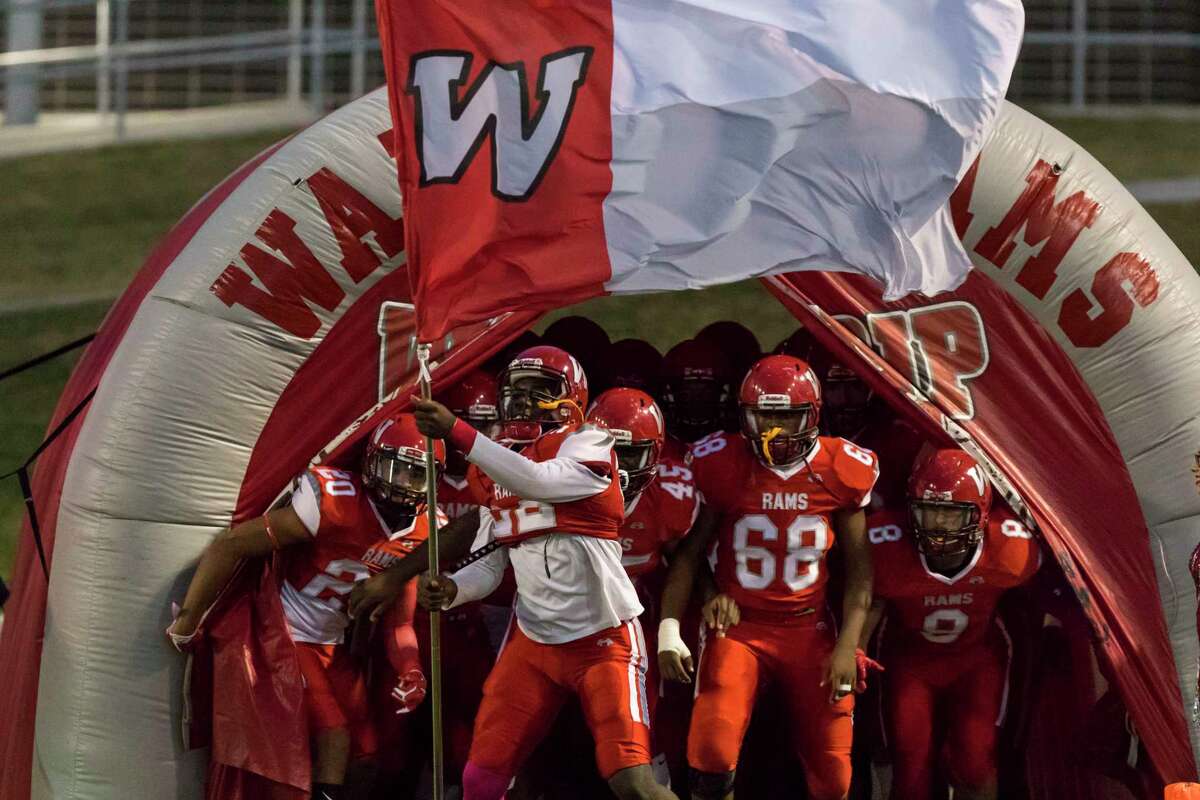 Waltrip pulls away from Austin in battle of unbeaten teams