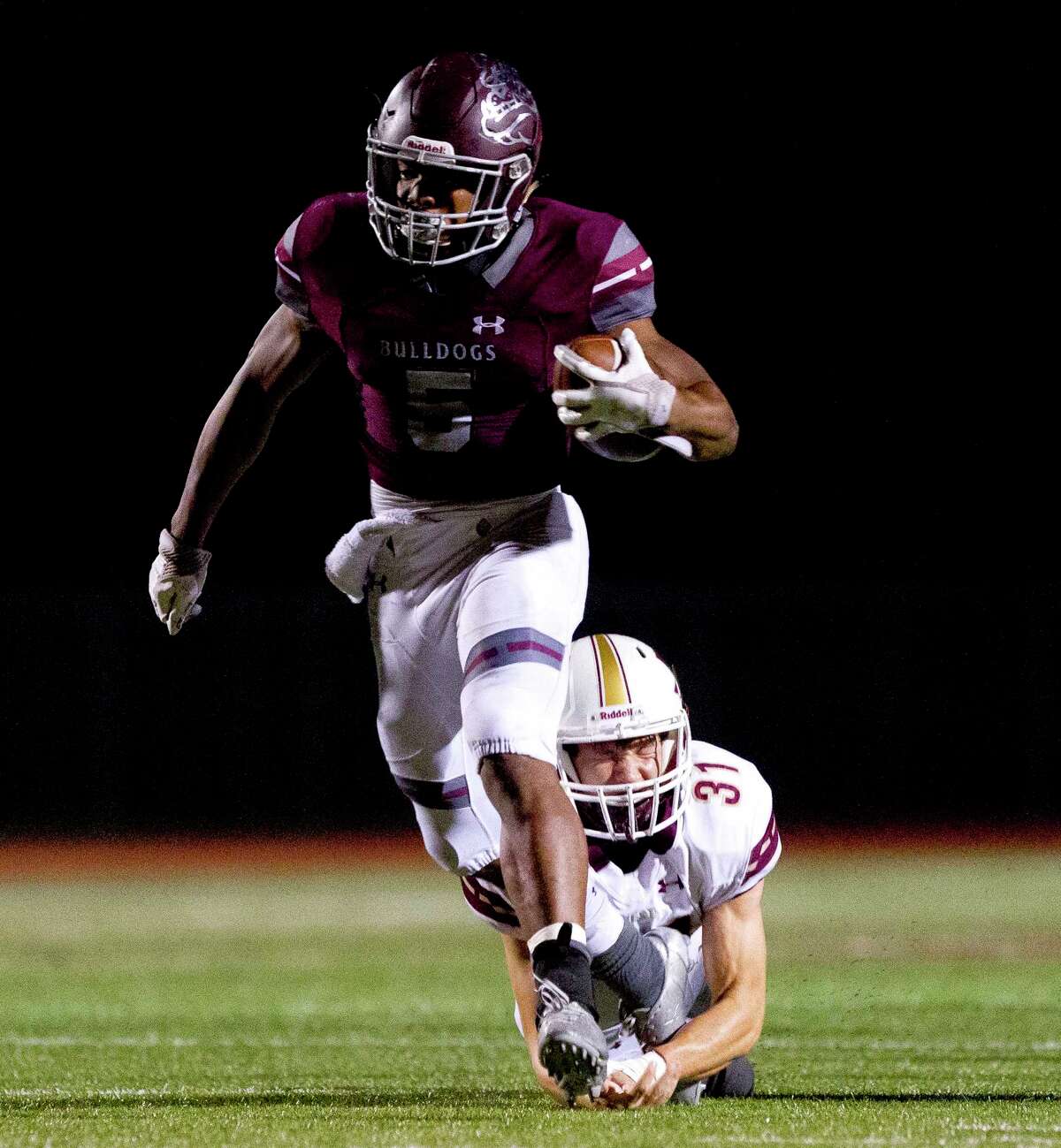 FOOTBALL: Magnolia West tops Magnolia, moves to 6-0