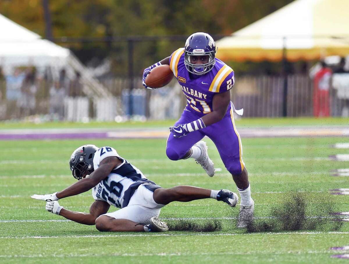 Great Danes football closes season against New Hampshire Saturday