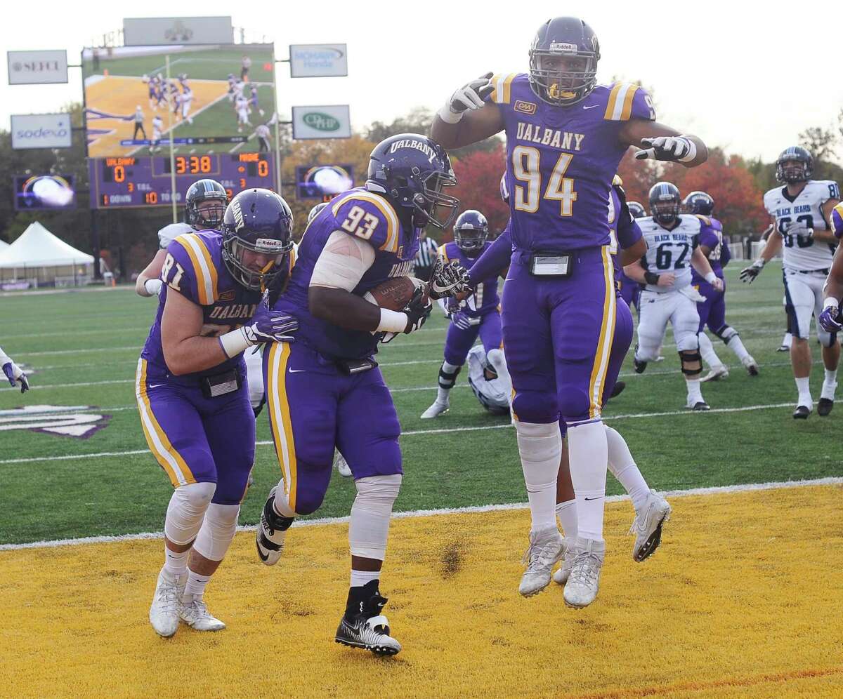 Great Danes football closes season against New Hampshire Saturday