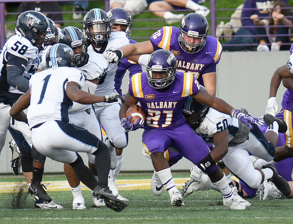 Great Danes football closes season against New Hampshire Saturday