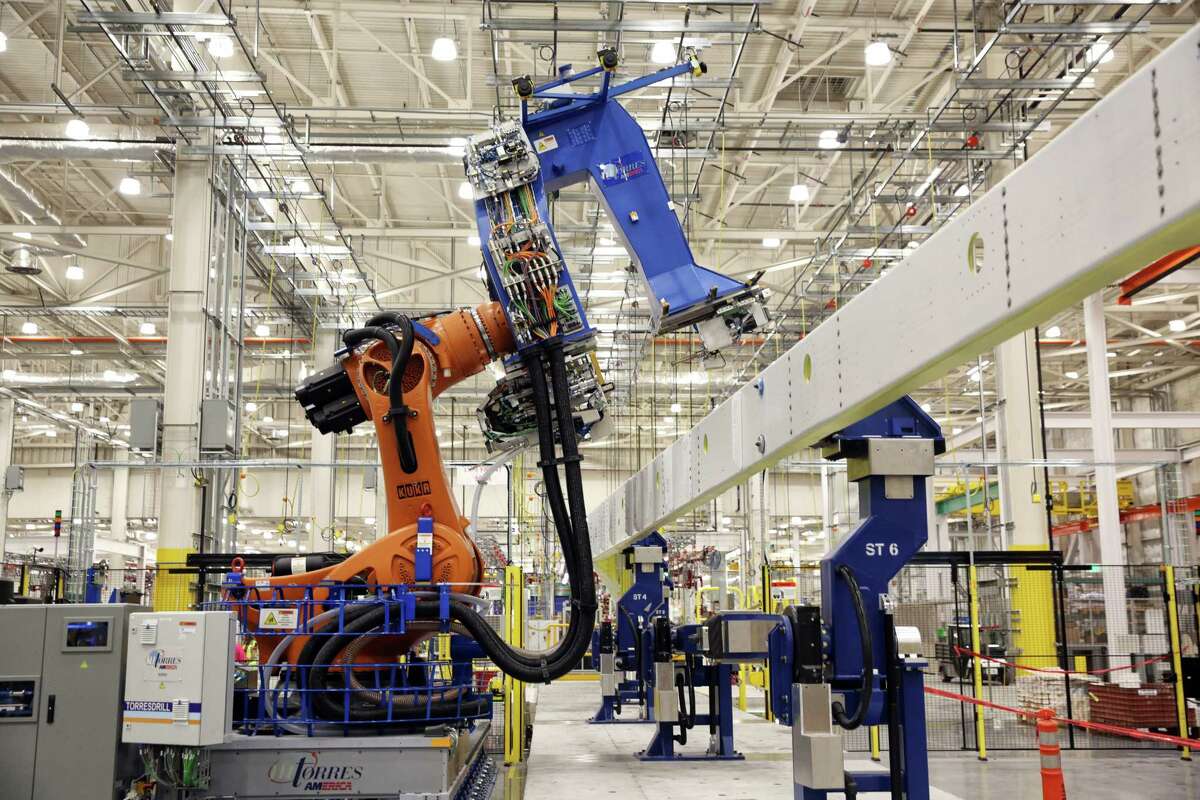 Boeing begins work on first 777X advanced airliner