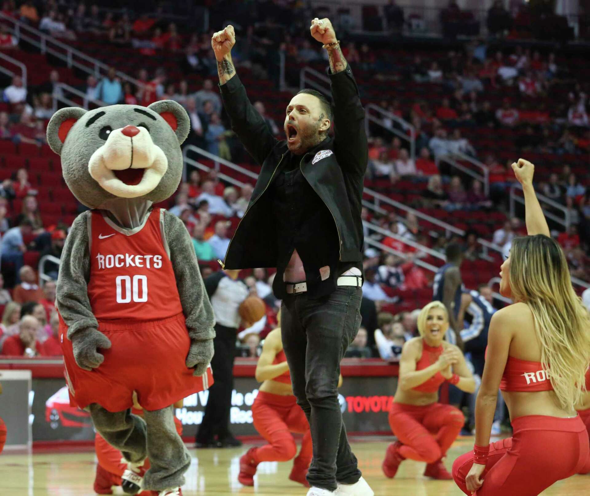How celebrities did on the Rockets' 'First Shot' this season