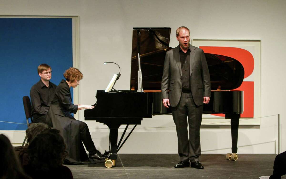 Menil provides an apt setting for 'Die Winterreise'