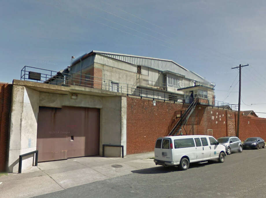 17 Huntsville prisoners on hunger strike after lockdown following feces ...