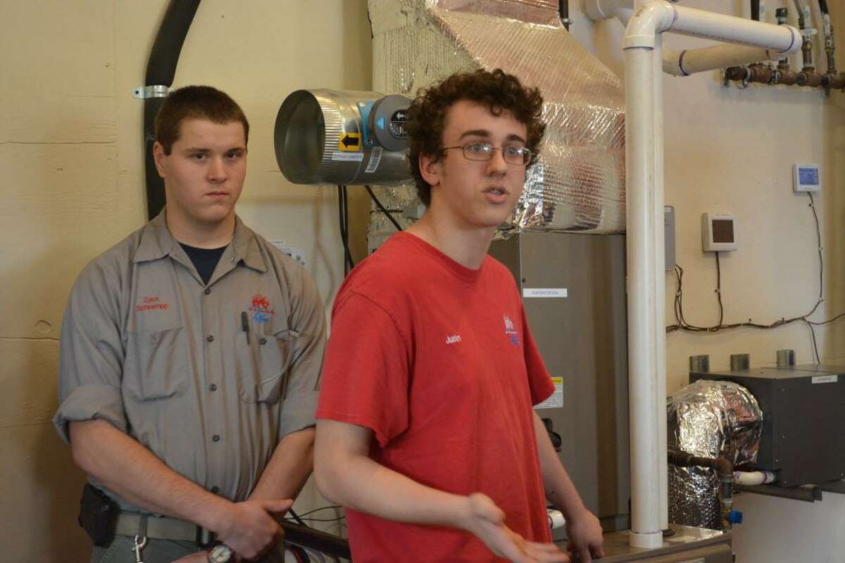 Vinal Tech students unveil Connecticut’s ninth renewable energy E-house