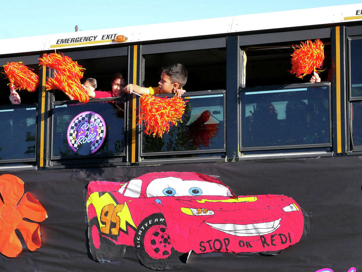 Laredo-area school districts hold annual bus parade across the city