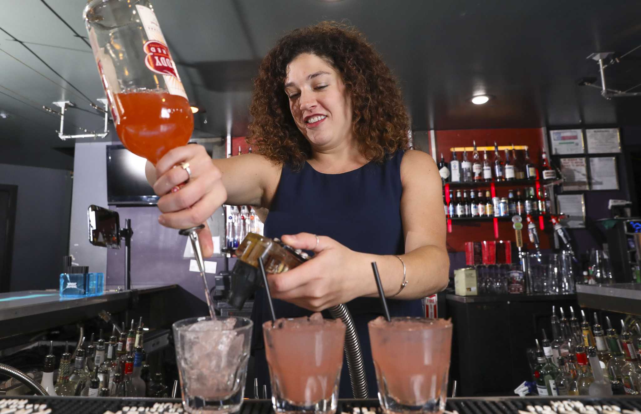 Bar Star: Amanda Melvin at Etro Lounge