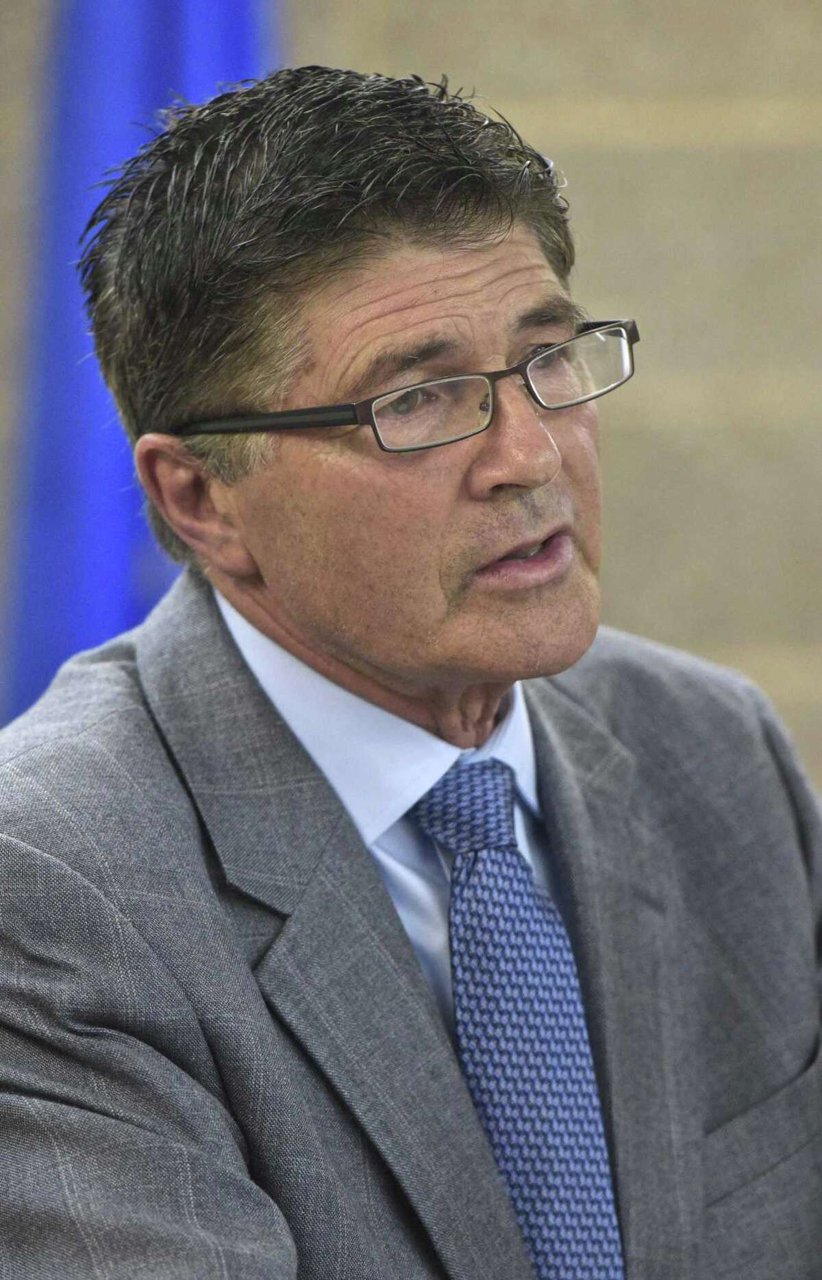 Dunn, Shaker square off in Brookfield first selectman debate