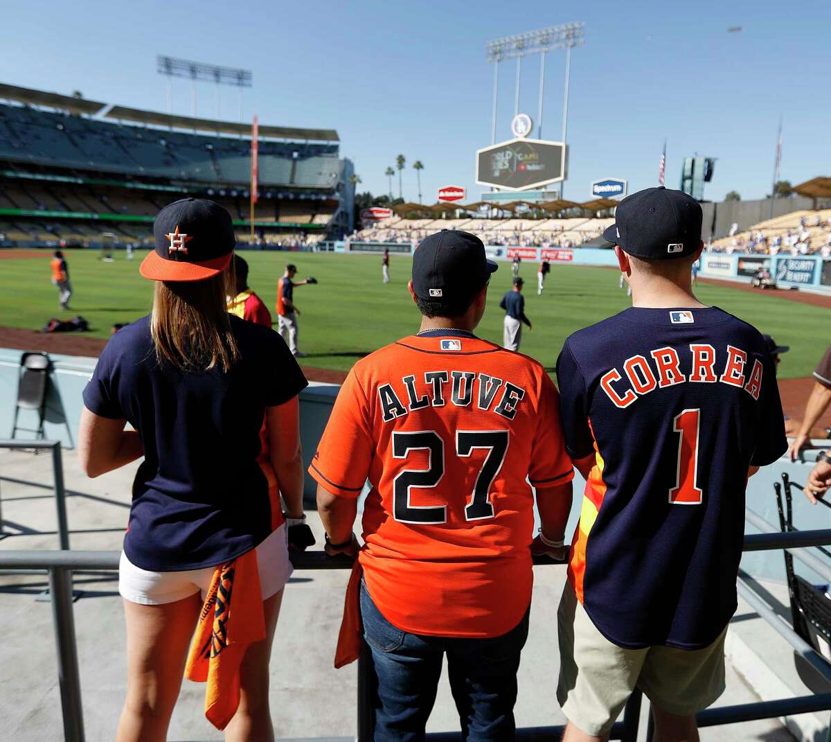 New app allows Astros fans to receive clip if they appear on TV