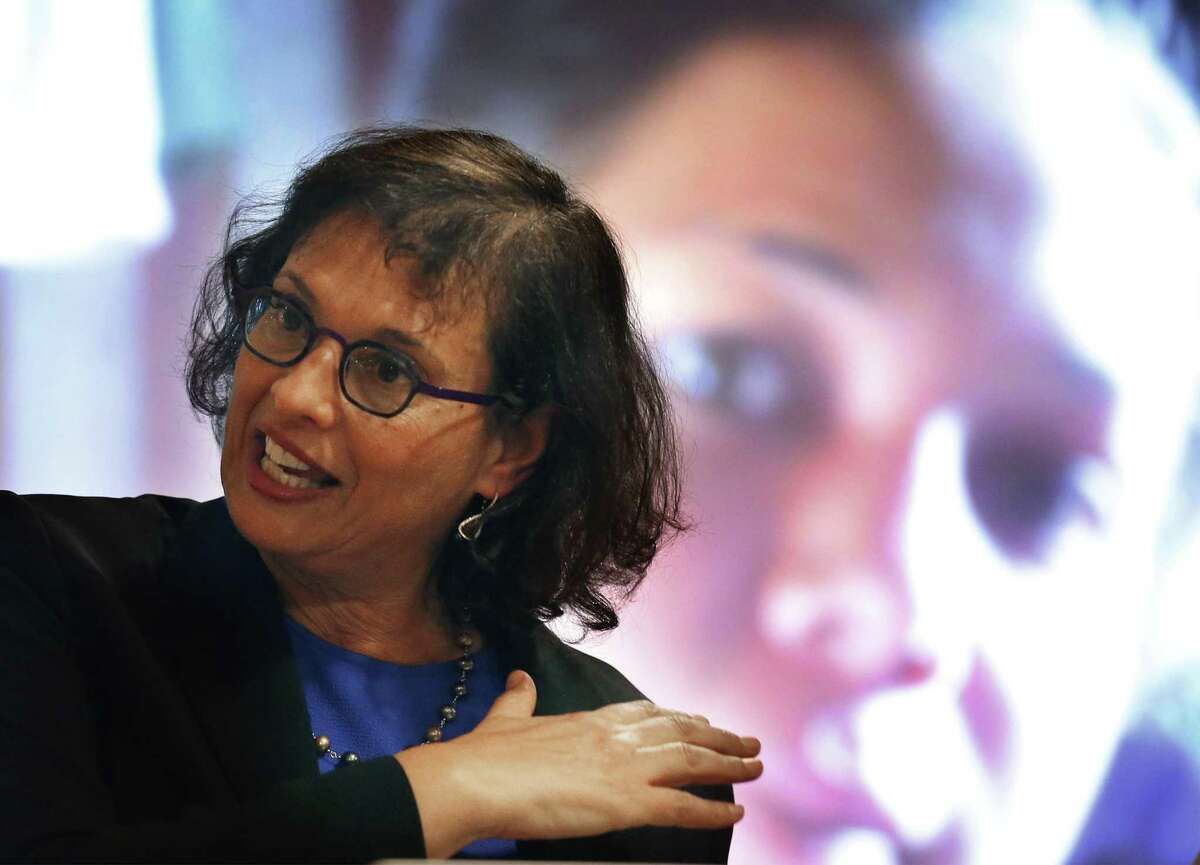 Pulitzer winner speaks on college access in San Antonio