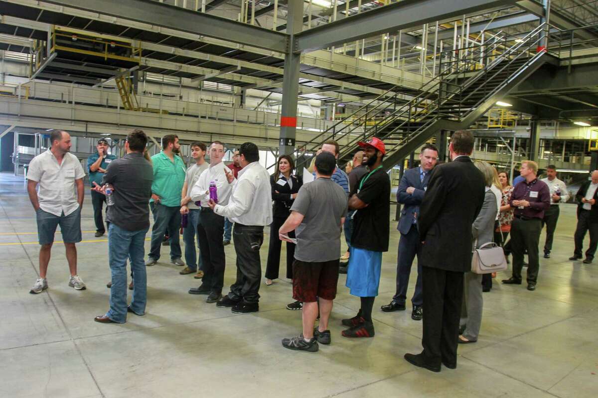 Massive new hub helps FedEx prep for holidays