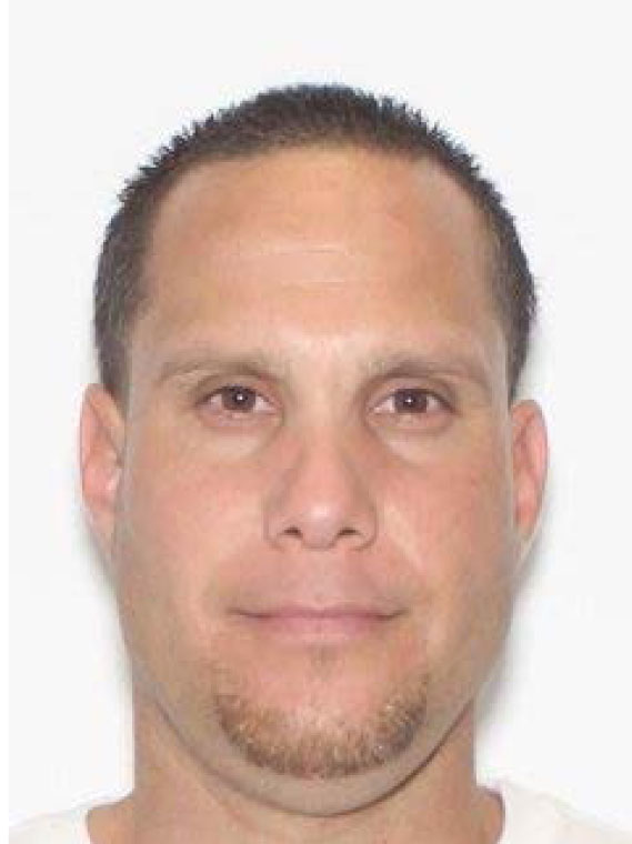Police ID 2 'persons of interest' in gun shop heist, offer $15K reward