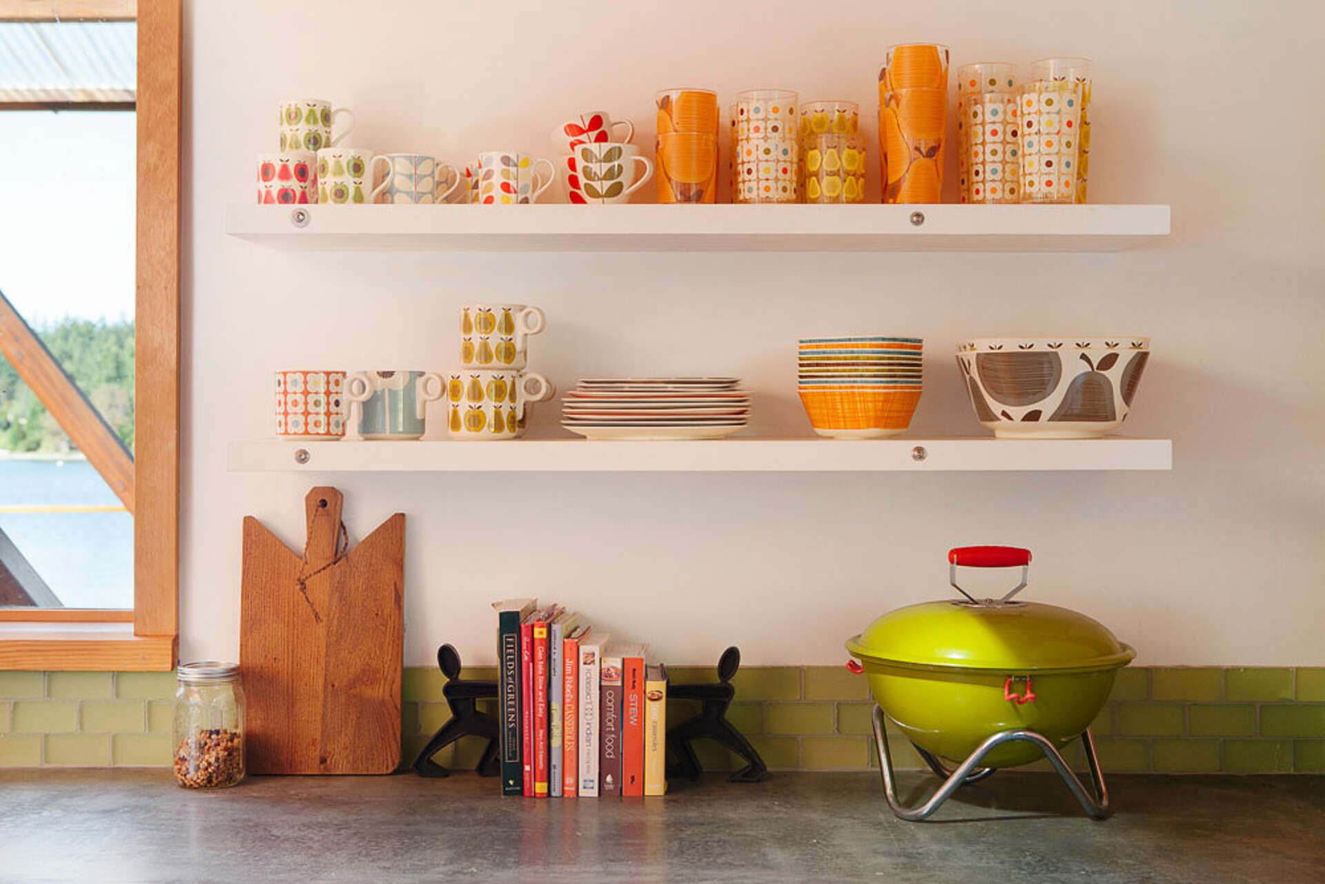 10 Inventive Kitchen Backsplashes