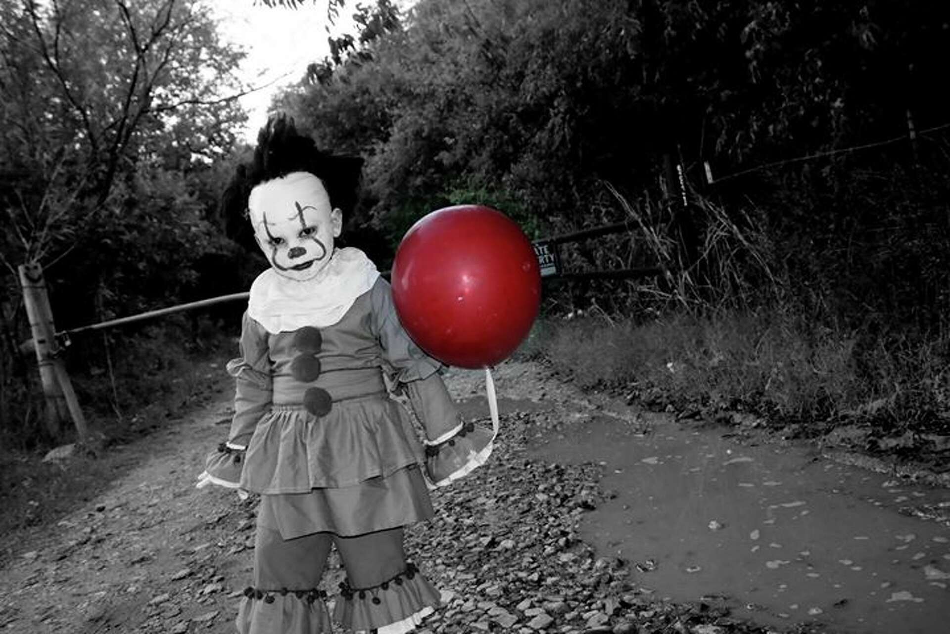 S.A. 4-year-old's Pennywise costume is winning hearts, contests